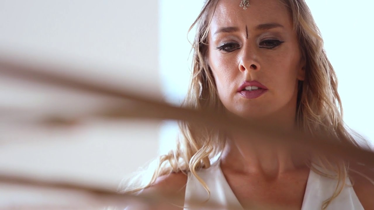 Sanddornbalance Lara Jacobs-full act - YouTube