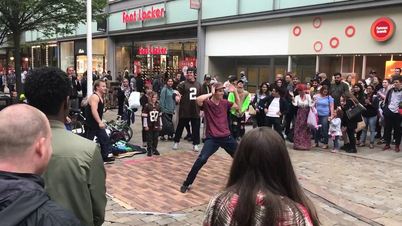 Amazing break dancing street performers - Manchester - YouTube