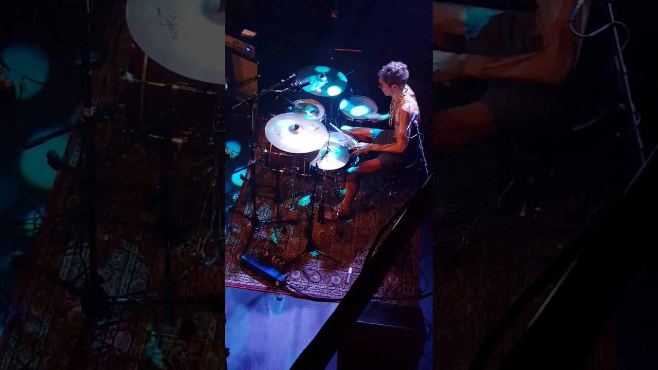 KNOWER - Louis Cole drumming at Rockit Oosterpoort Groningen 11-11-17 ...