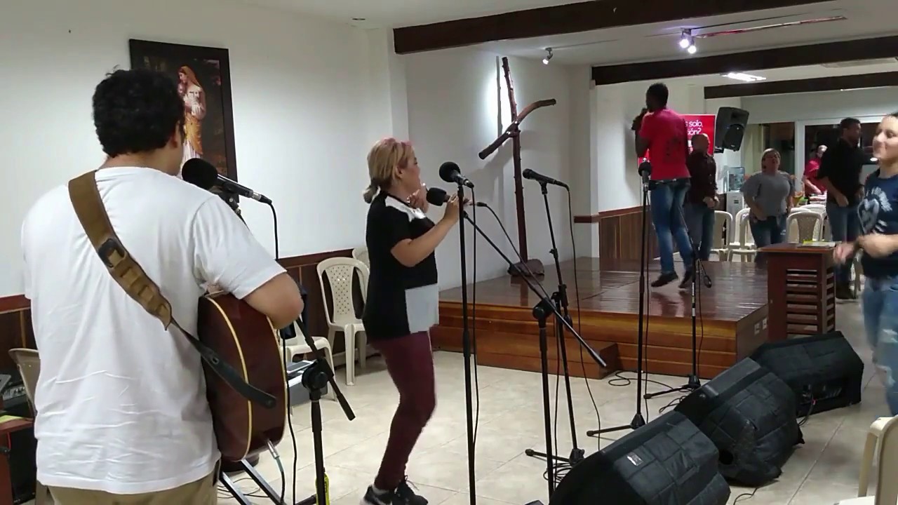 MOSAICO CATÓLICO 1 LEVANTA LAS MANOS - YouTube