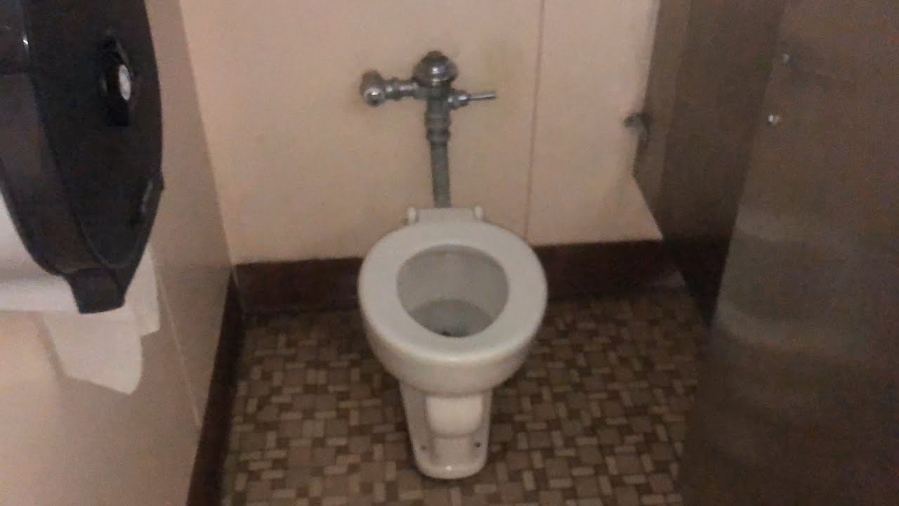 [1195] 1953 Crane Neu Saxonet toilets on flushometer reshoot - YouTube