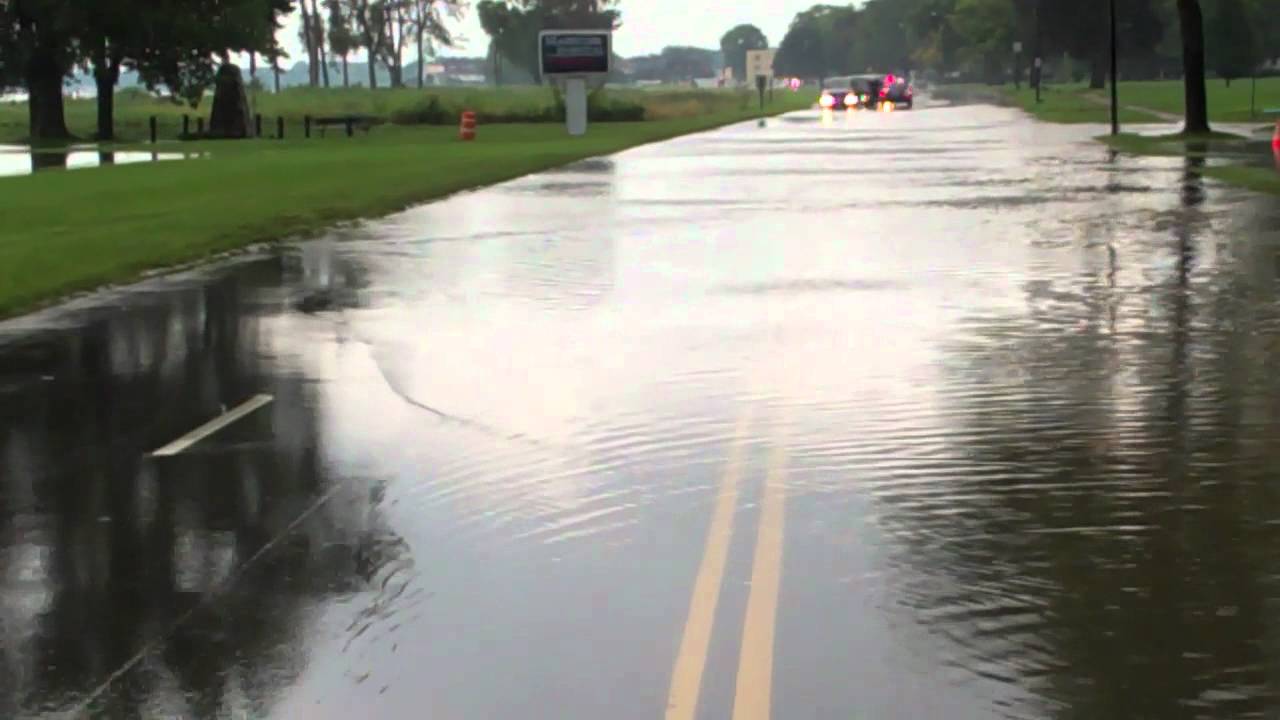 Flood waters in Port Clinton, Ohio ~ August 14, 2011 - YouTube