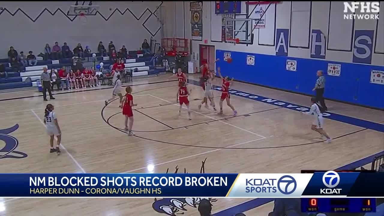 High school sophomore breaks girls shot blocking record - YouTube