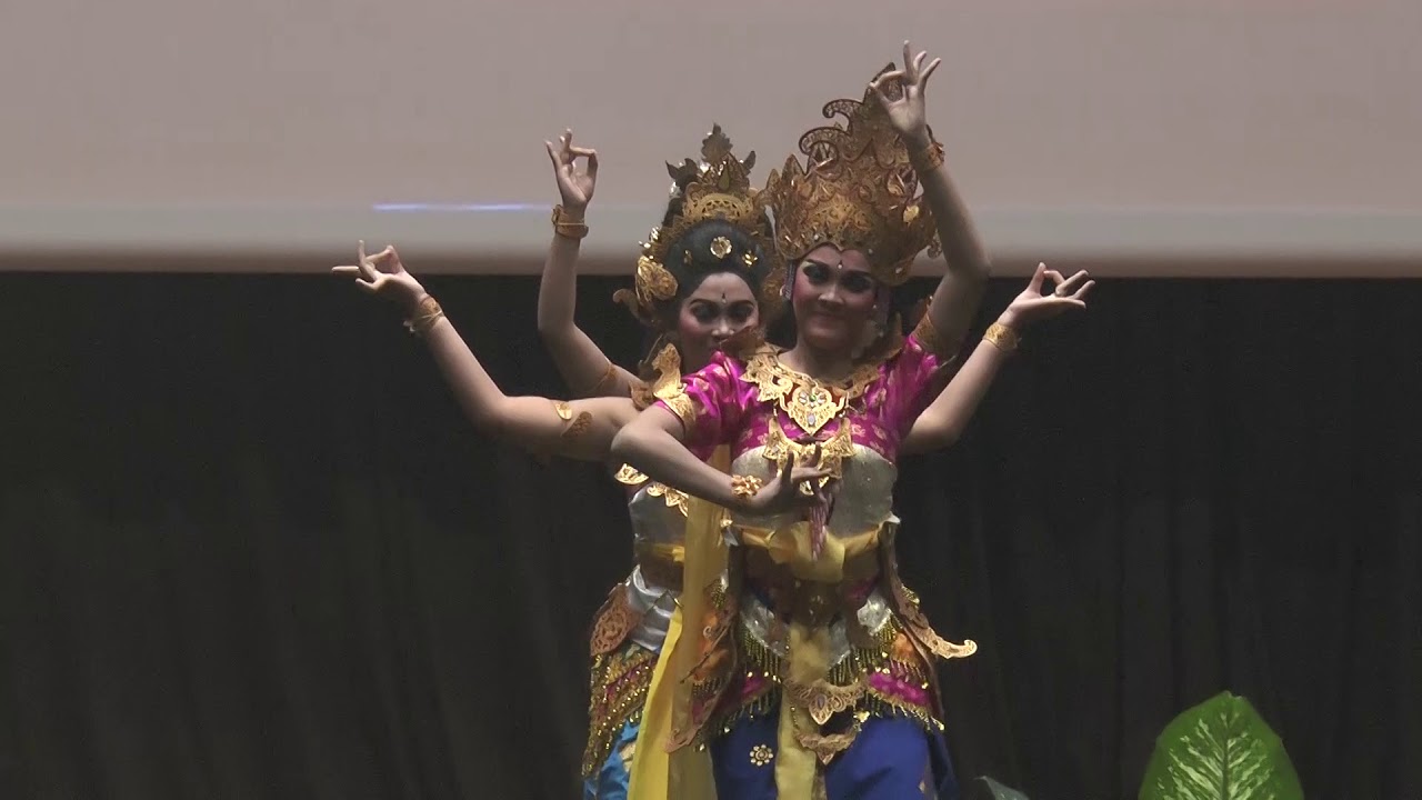 Tari Puja Dewa Medika - YouTube