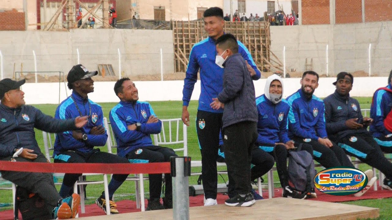 Cariño de un niño hincha Tarmeño entre lagrimas expreso su gratitud.a ...