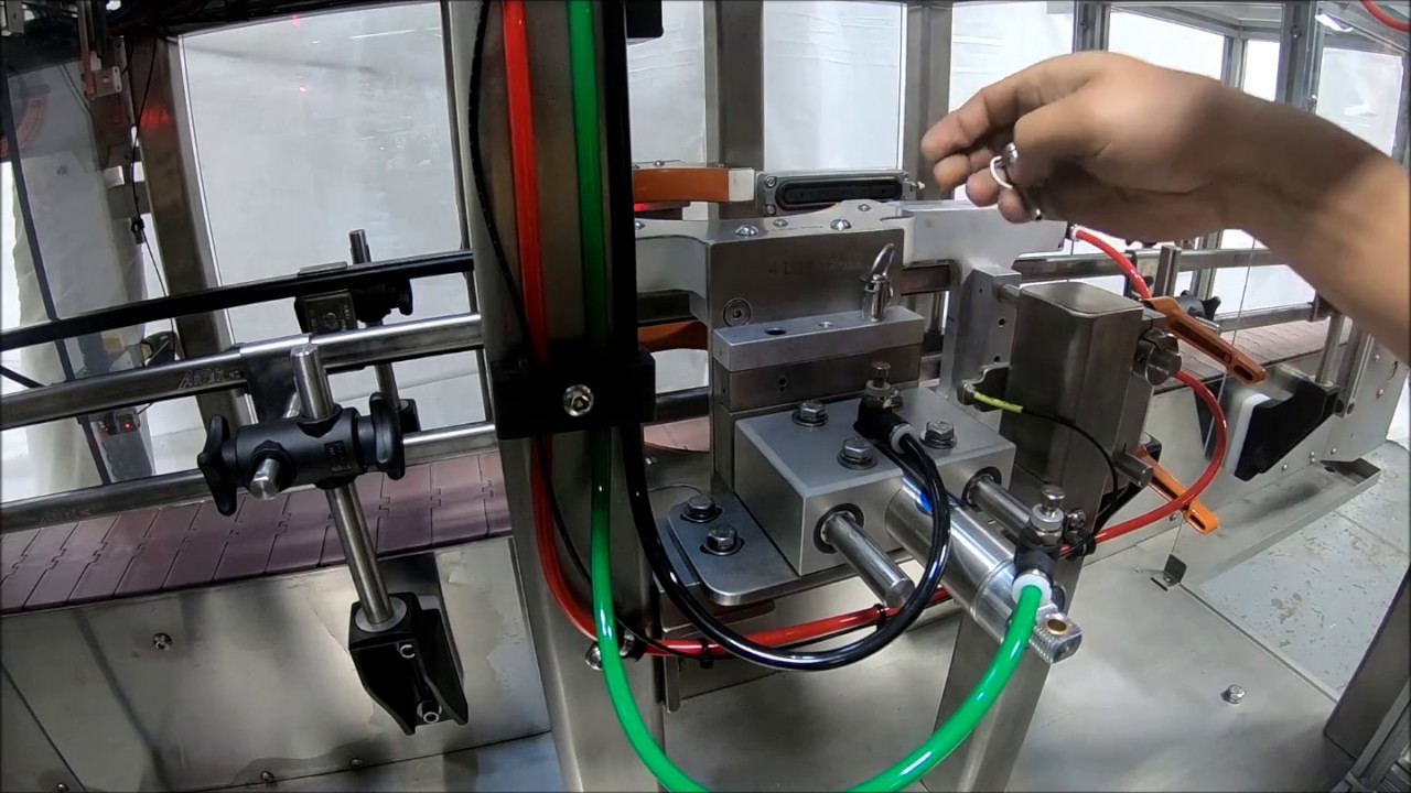 Servo Chuck Capper - Bottle Gripper Change - YouTube