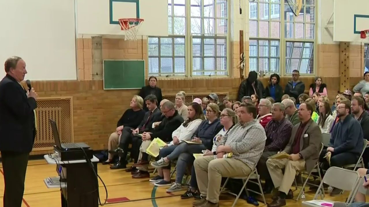 Parents fight to keep Mason Elementary School open as enrollment drops ...