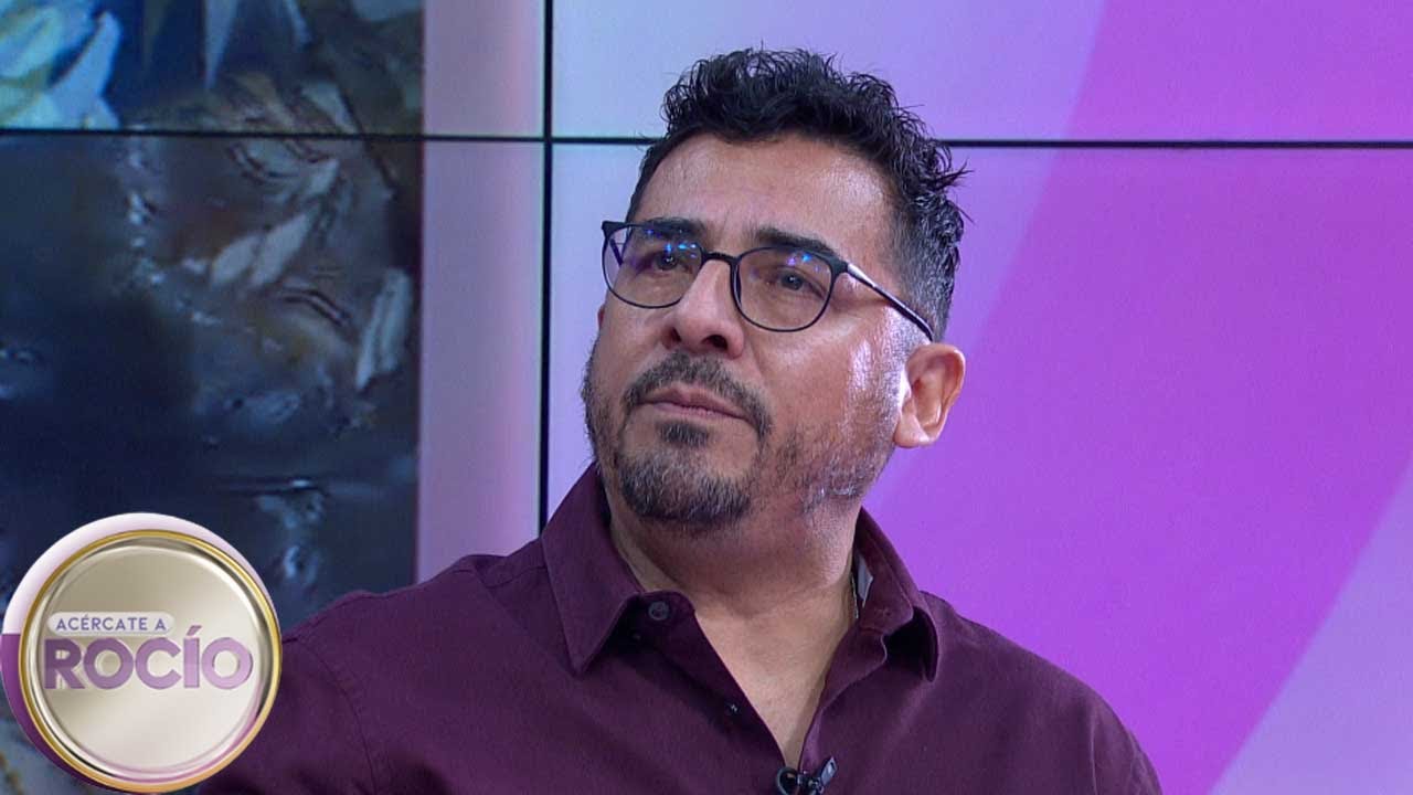 Jonathan está desesperado de que su madre pida dinero y no lo pague ...