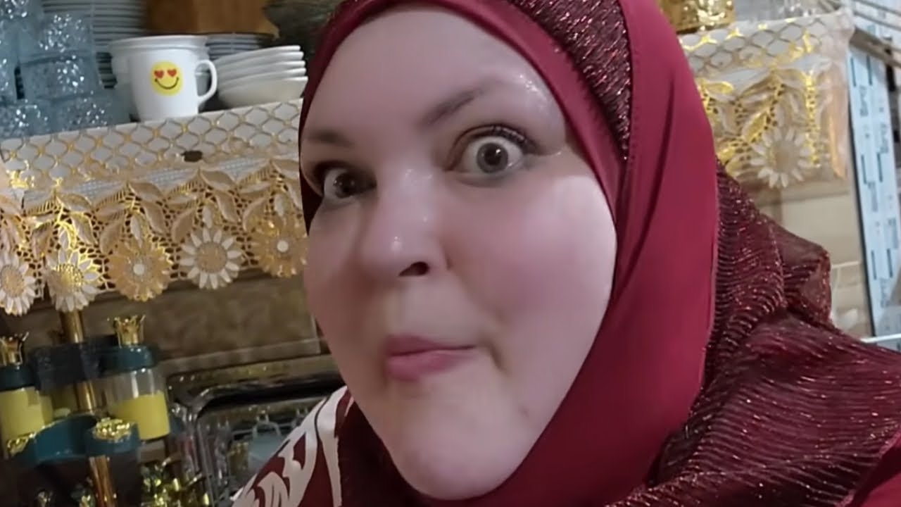 Foodie Beauty Guide To Sweating And Cooking. - YouTube