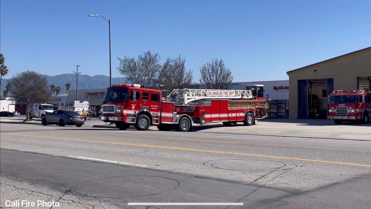 LAFD Light Force 87 Responding & Rescue 87 Transporting - YouTube