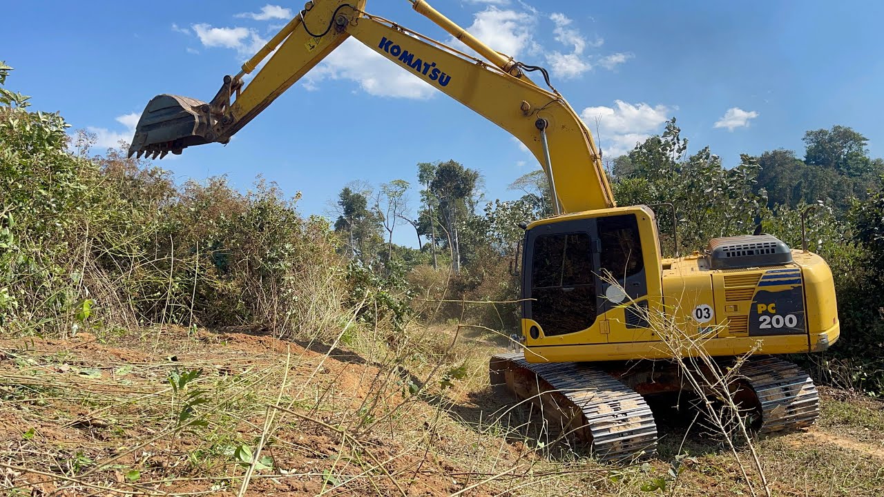 Komatsu pc200 ep45 - YouTube
