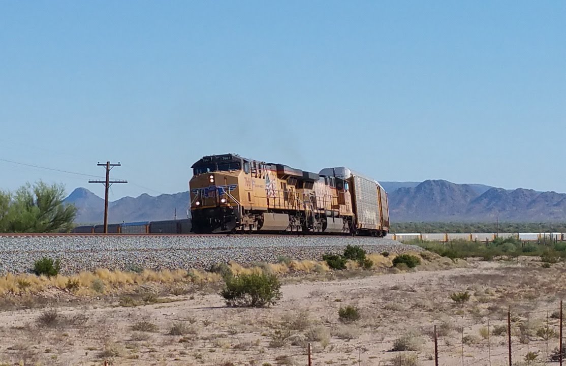 Union Pacific autorack train E/B at Shawmut, AZ. June 15, 2015 - YouTube