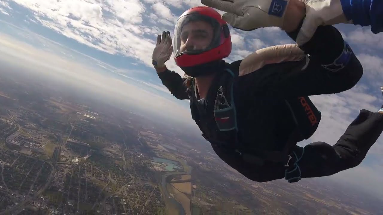 3-Way With Cliff and Kevin Cliff POV at Start Skydiving - YouTube