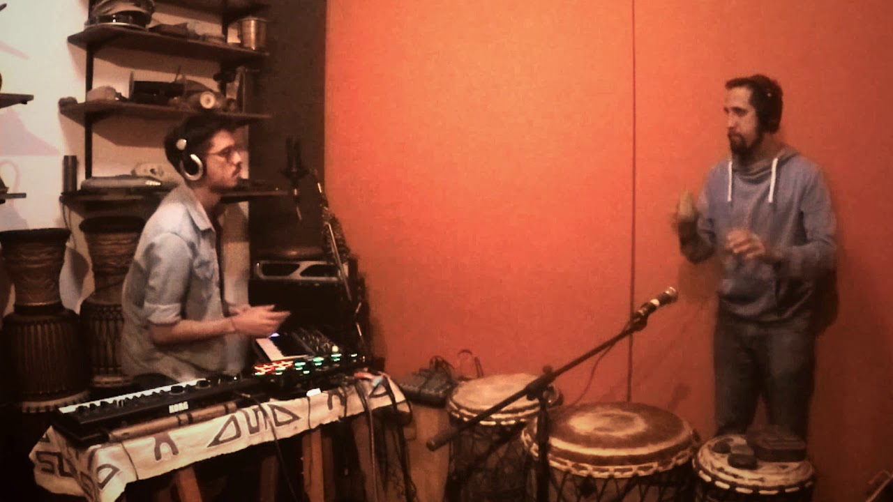Janax Pacha & Emo Suarez - Berimbau Live Looping - Berimbau ...