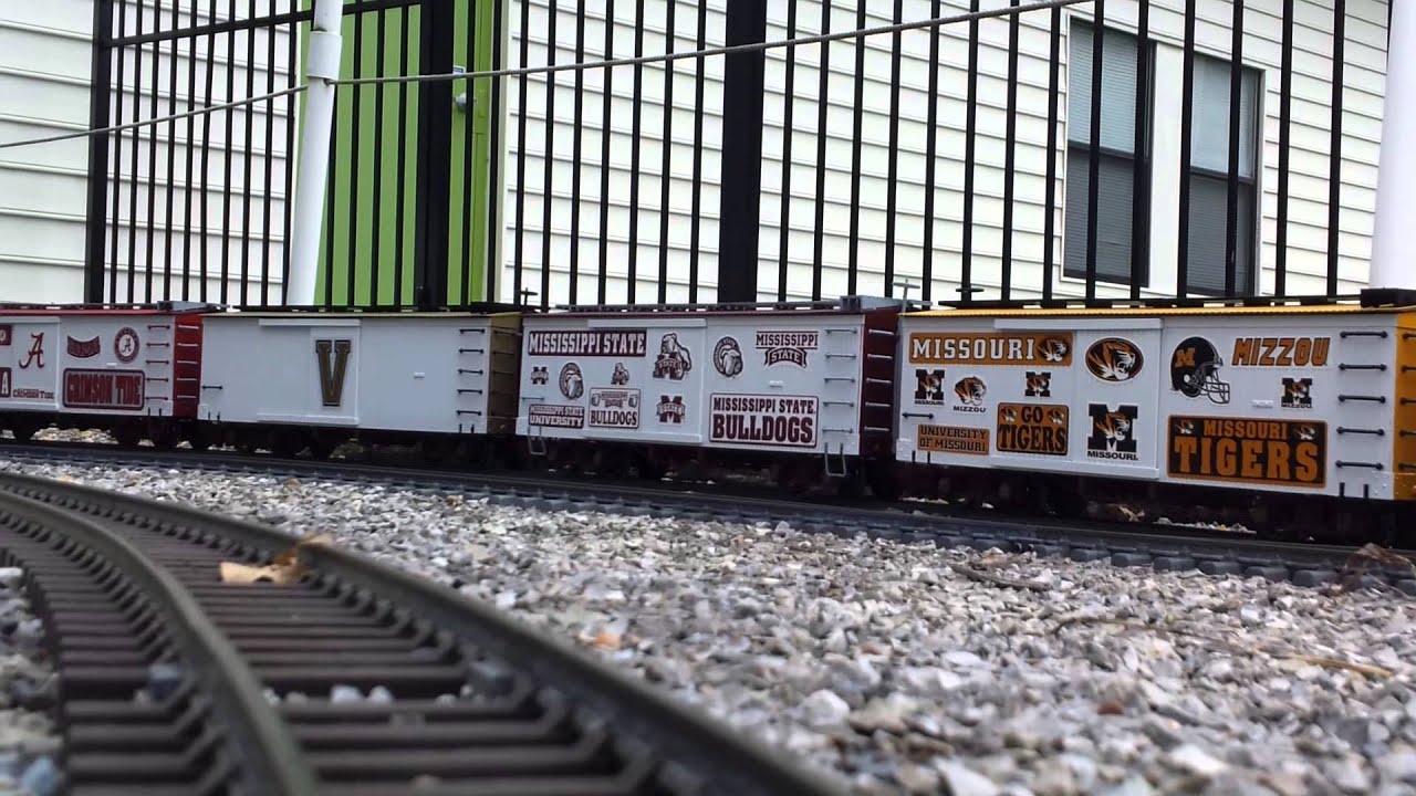 SEC Train in G scale - YouTube