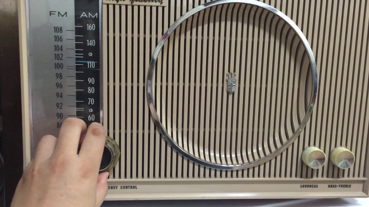 1960년대 제니스 진공관 라디오 Zenith C845 Tube Radio - YouTube