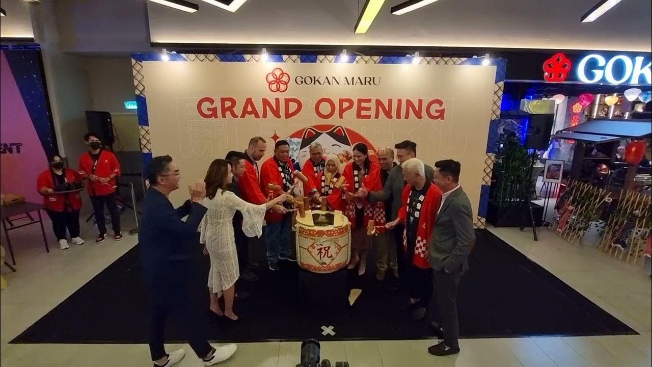 Traditional Japanese Kagami Biraki or Sake Barrel Opening Ceremony - YouTube