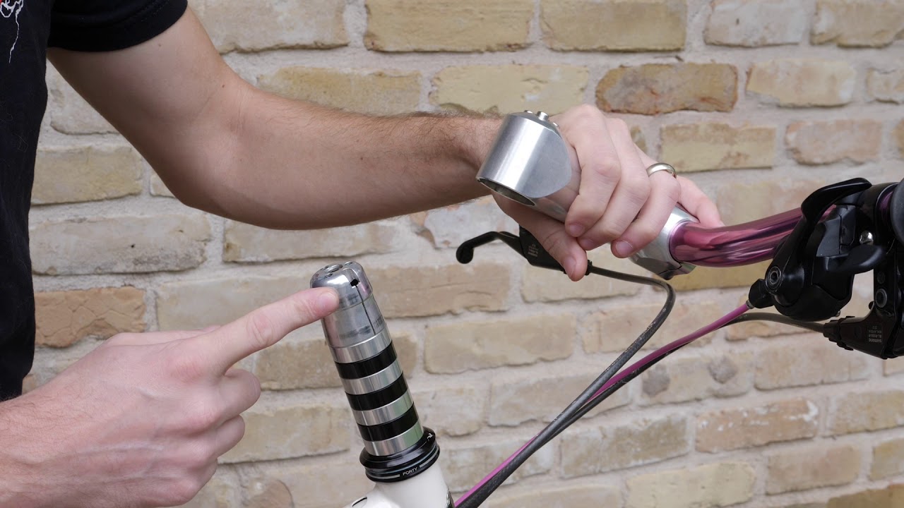 Avid SAAGO Stem - YouTube