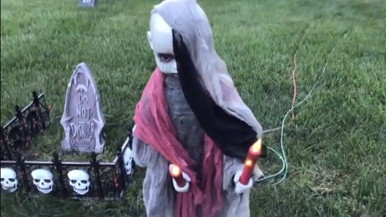 Halloween Haunted House/ Outdoor Display. The front yard - YouTube