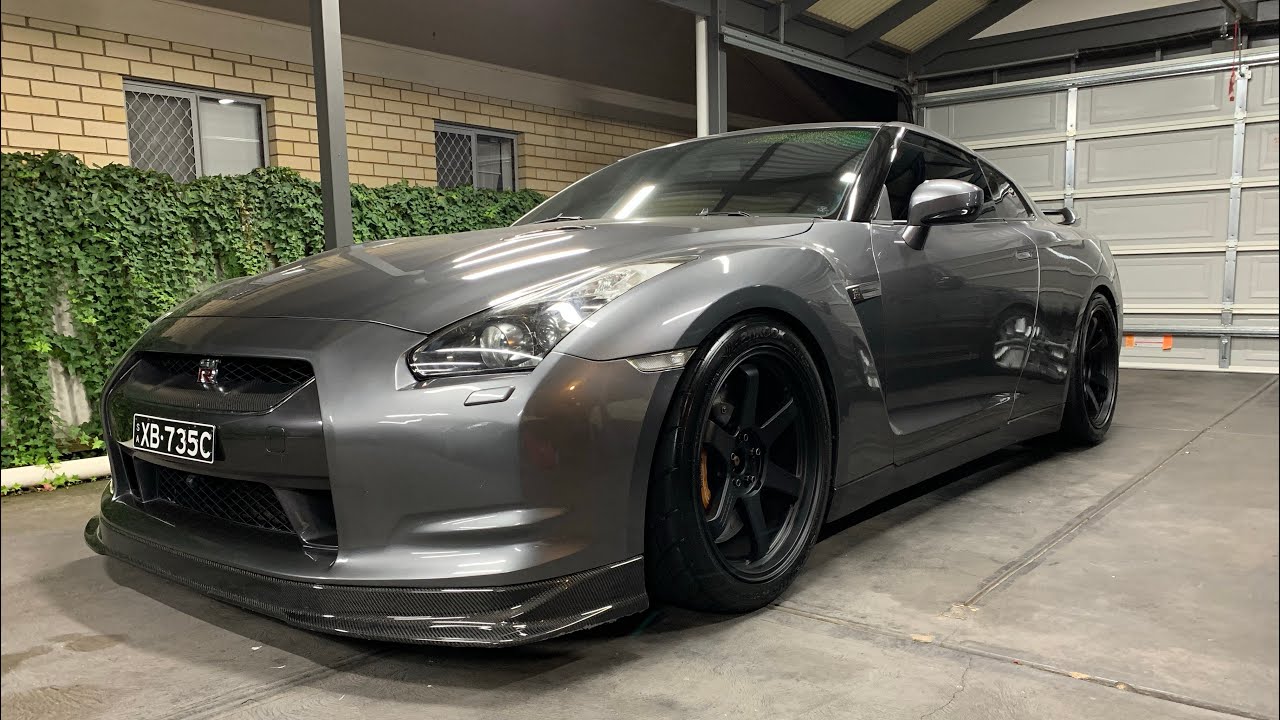 R35 GTR Quick Wash + Cars & Coffee Run - YouTube