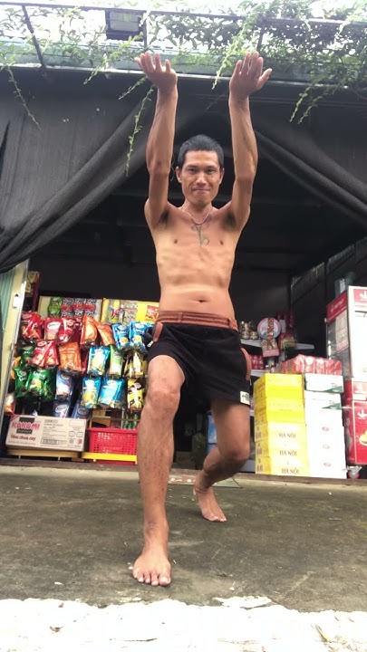 Hùng x người đến từ tương đến - YouTube