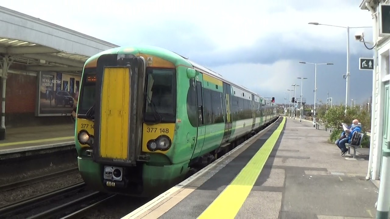 Southern Electrostar 377-148 rolling into Hove Station, 30th April 2021 ...