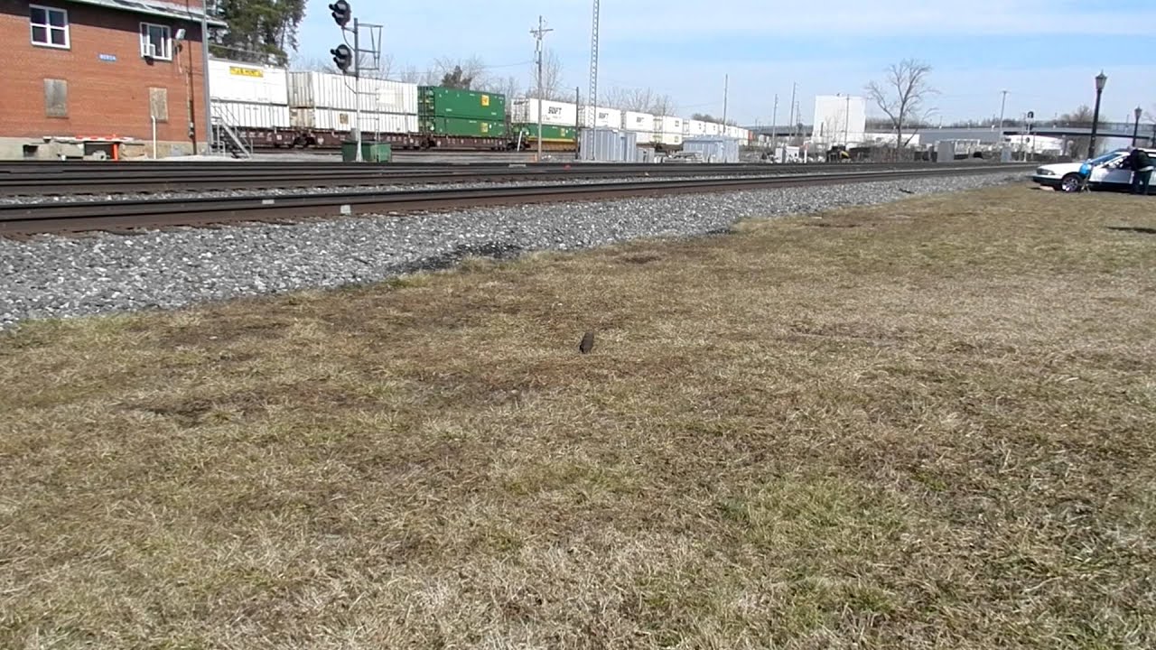 GE D9-40CW's NS 9303 and NS 9709, and GE ES40DC NS 7687 - YouTube