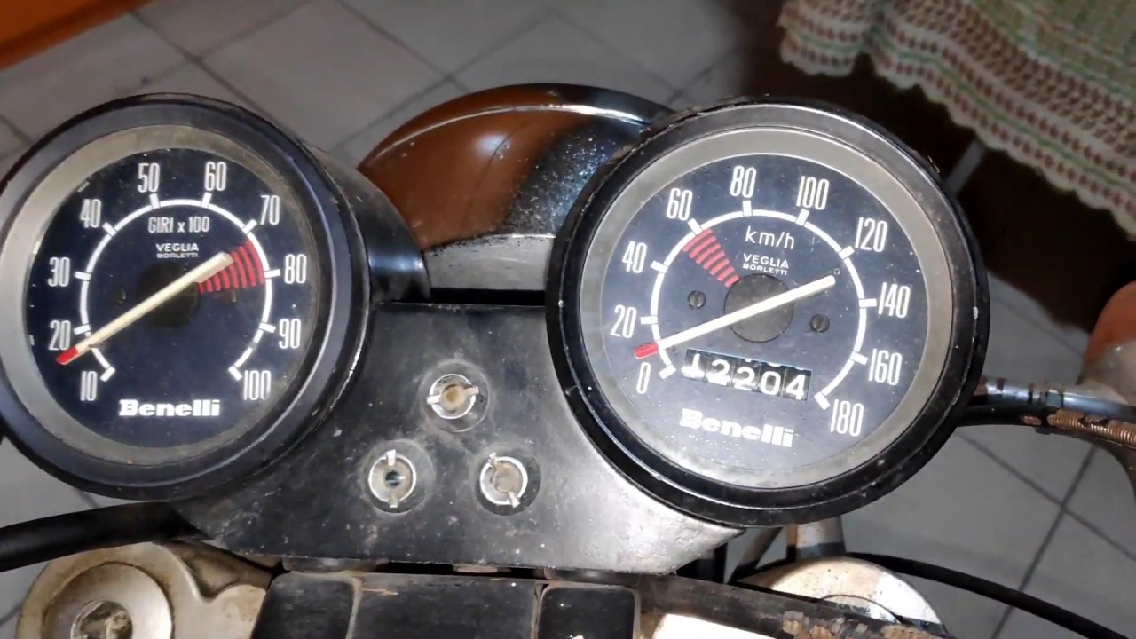 Benelli 250 2c - YouTube