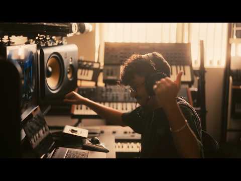 Making a RIDICULOUS Trap Beat in 6 Minutes