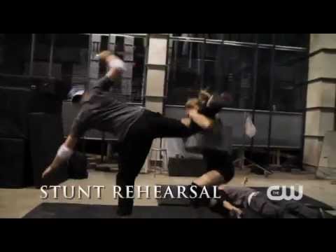 Arrow - Stunts Shield Fight - YouTube