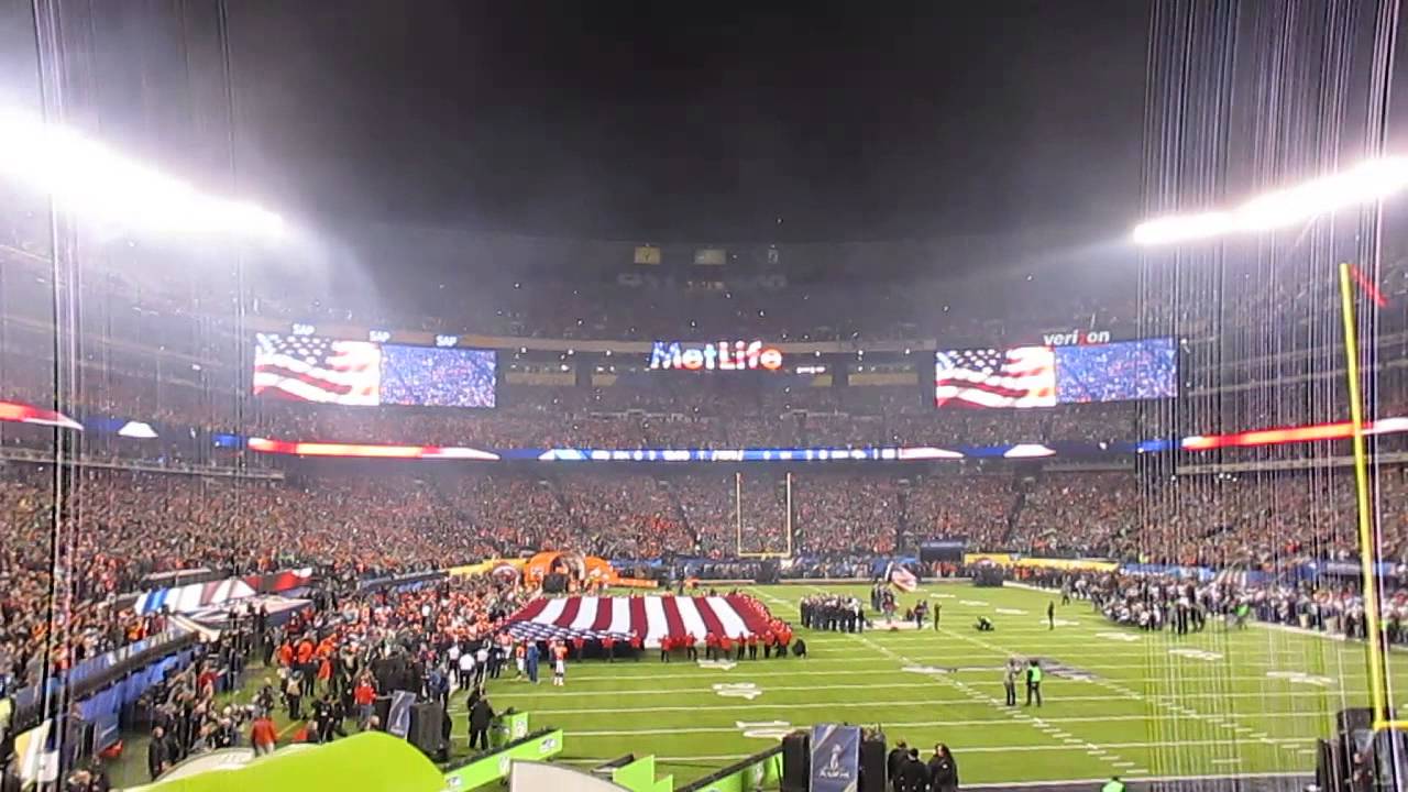 Super Bowl XLVIII's helicopter flyover - YouTube