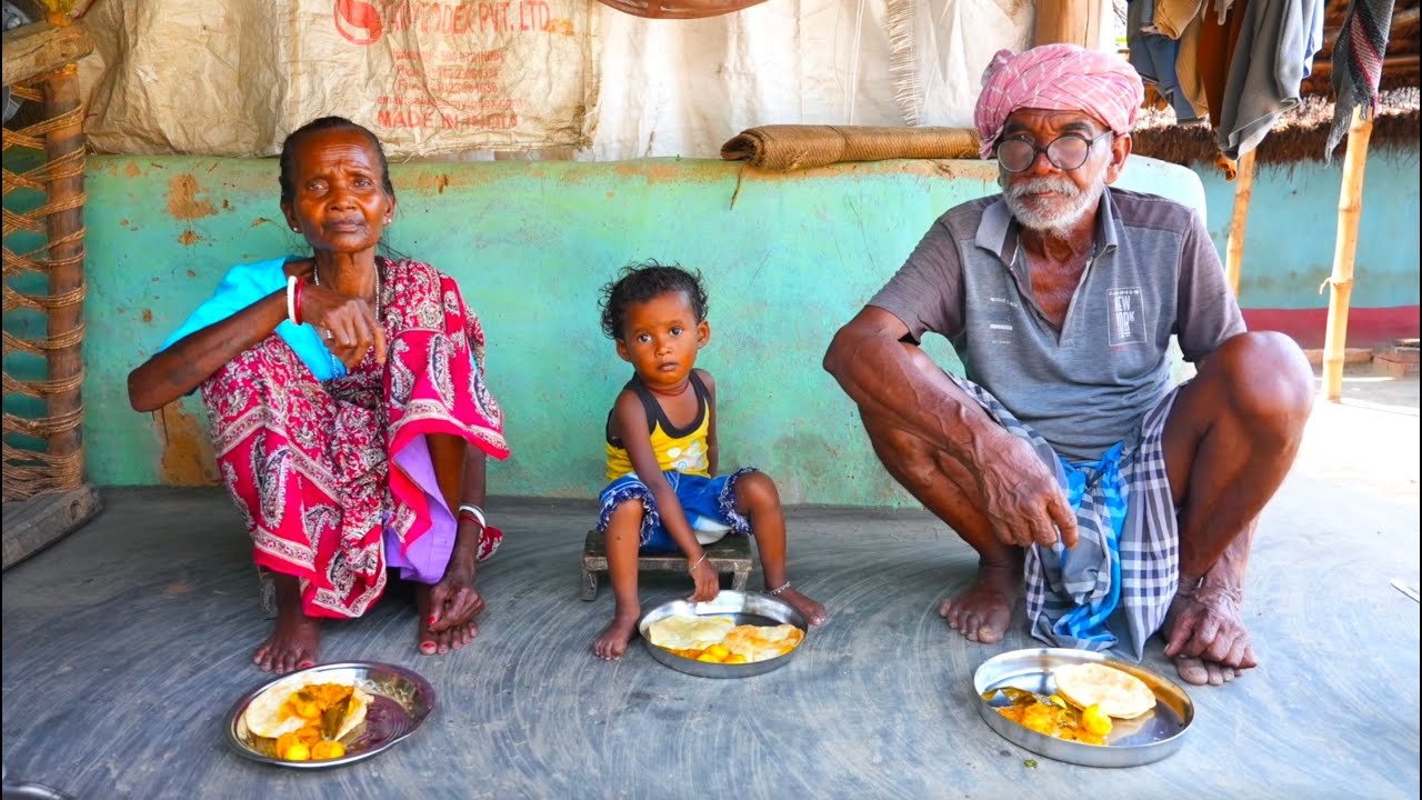 Fulko Luchi Alur Dum recipe | potato masala curry and Puri cooking by ...