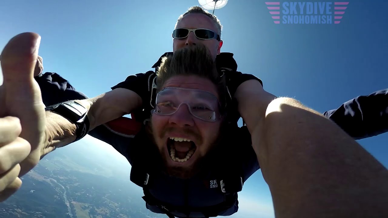 Derek Brummer's Tandem skydive! - YouTube