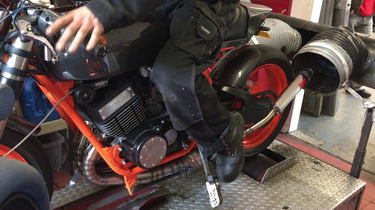 Rd350 Rolling Road Dyno with Jim Lomas Pipes - YouTube