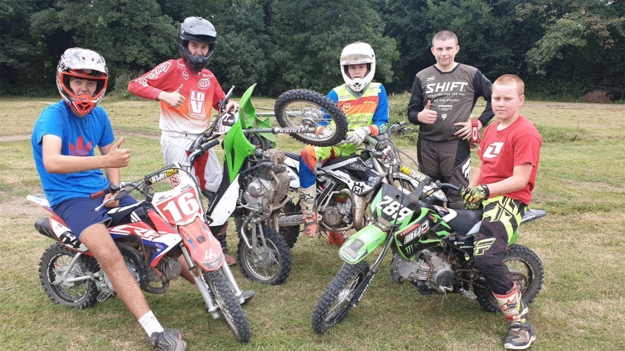 PIT BIKE RIDING ON BACKYARD TRACK !! - YouTube