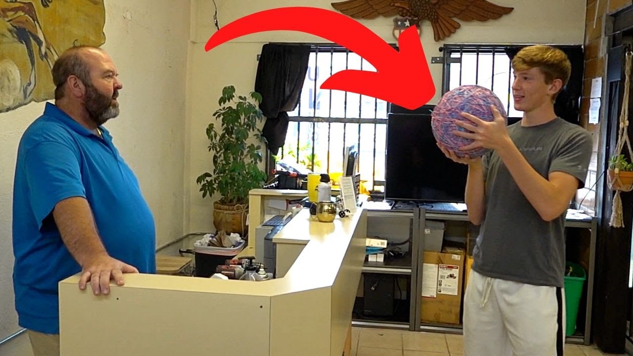 Trying To Pawn Off Random Stuff - YouTube