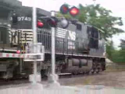 NS 301 (10-8-07) CONDUCTOR JASON PUTS ON SHOW!!!!!!!!!!!!!!! - YouTube