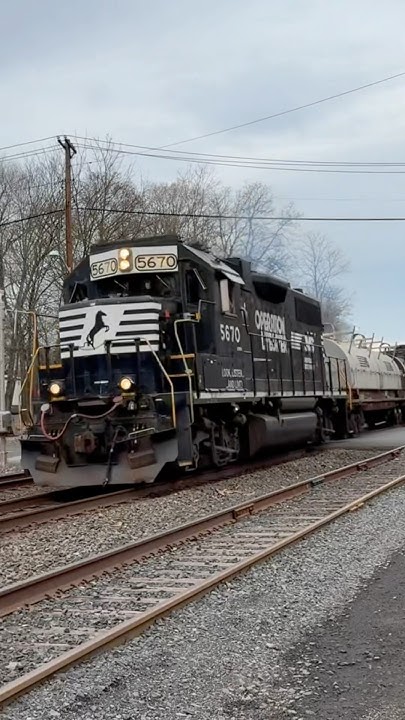 NS 5570 GP38-2 “Operation Lifesaver” leads CR MA01 working hard in Notch 8 & a SAAHC! (SMOKEY ...