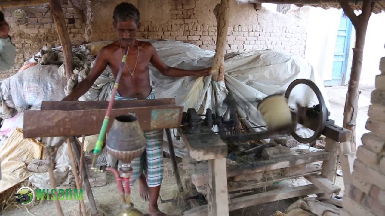 Hard Working People of Pakistan See How they Making Vaan Using Manual ...