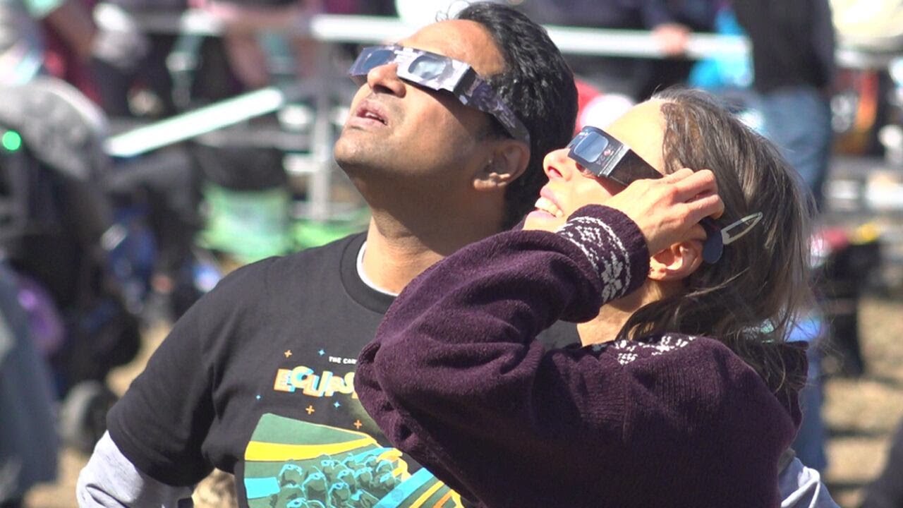 Stellar total eclipse experience in Millinocket - YouTube