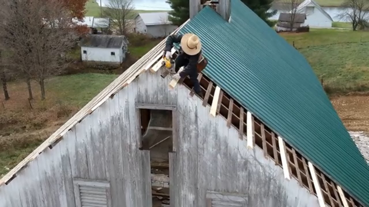 Amish Restoring Old Barn in Ohio Part 2 - YouTube