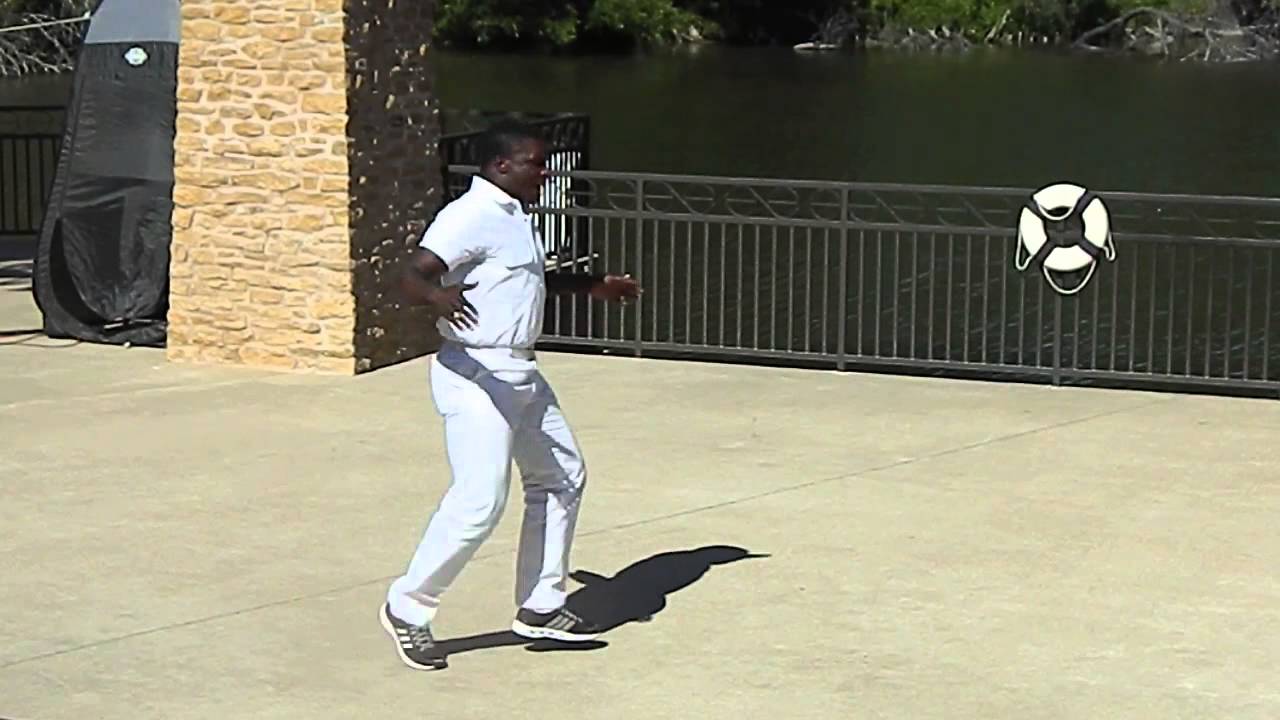 Texas A&M Yell Leaders - YouTube