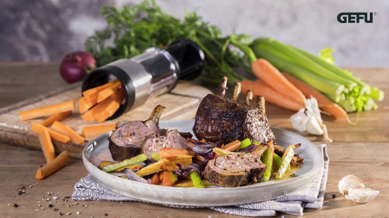 GEFU Vegetable and Fruit Splitter - FLEXICUT - YouTube