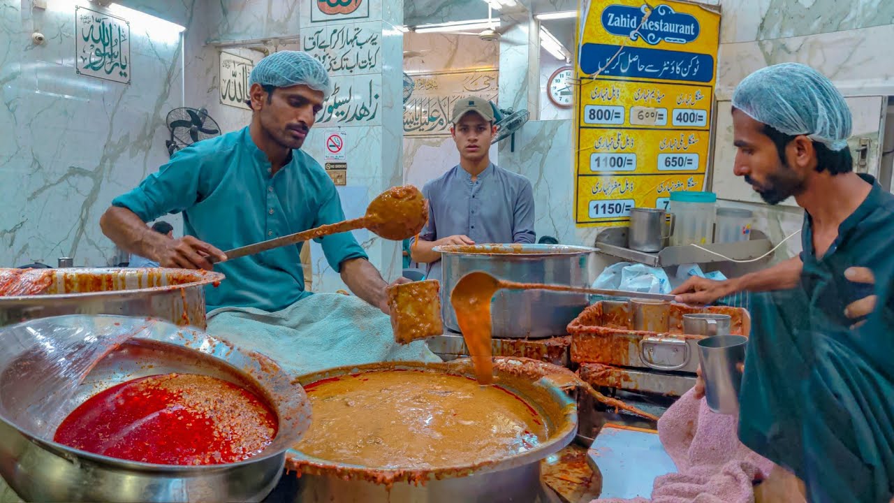 Zahid Nihari in Karachi Food Street | SPECIAL BRAIN NIHARI | Pakistani ...