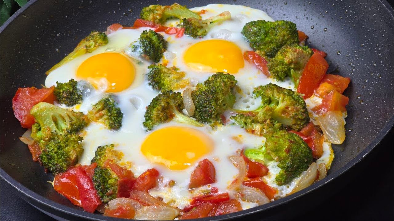 Add eggs to broccoli! Quick breakfast in 5 minutes, simple and ...