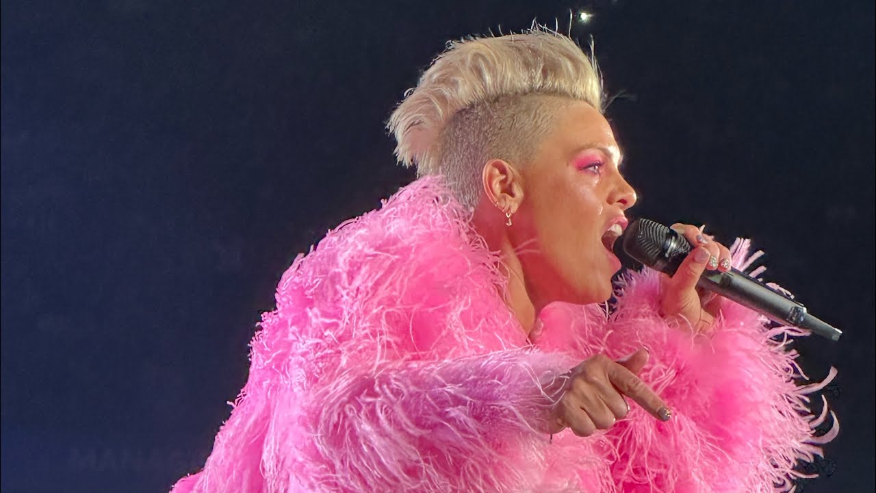 Pink - So What (Live at Summer Carnival Bolton) - YouTube