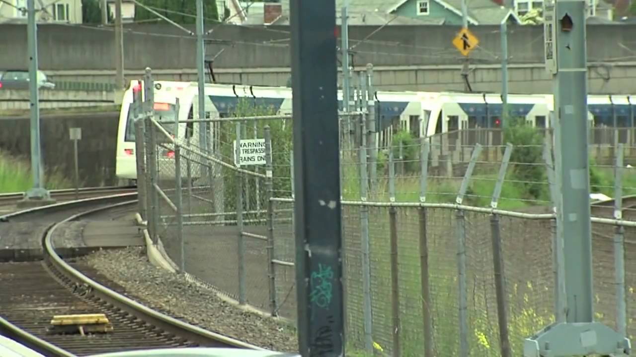 The Four-Car Type IV MAX Train - YouTube