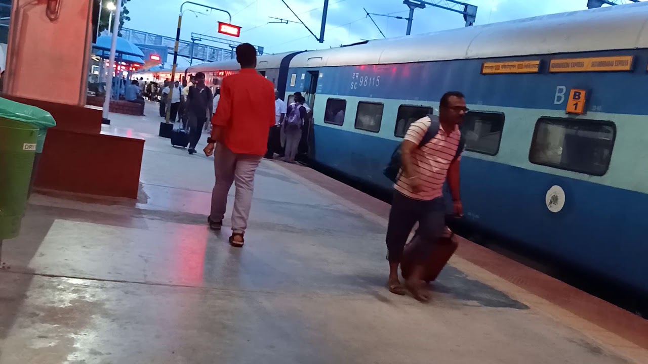 Kondaveedu Express|| Announcements|| Indian Railways - YouTube