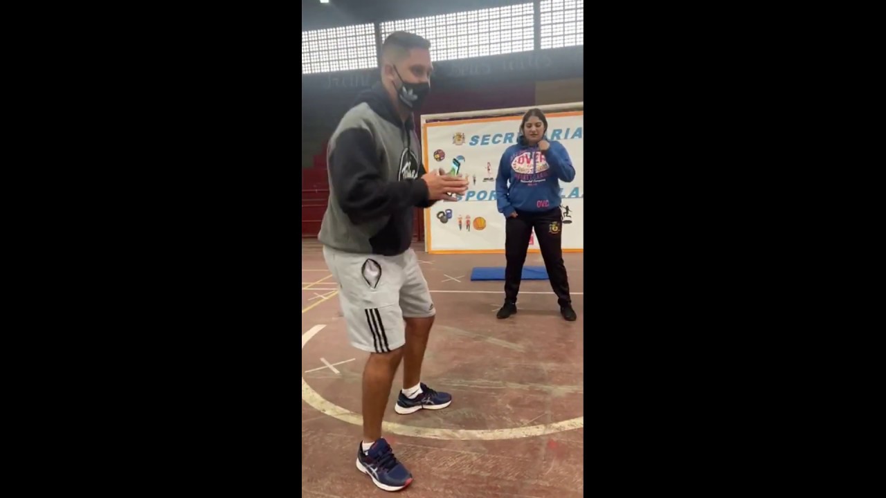AULA DE HIT COM A PROFESSORA TABATA E O PROFESSOR FELIPE - YouTube