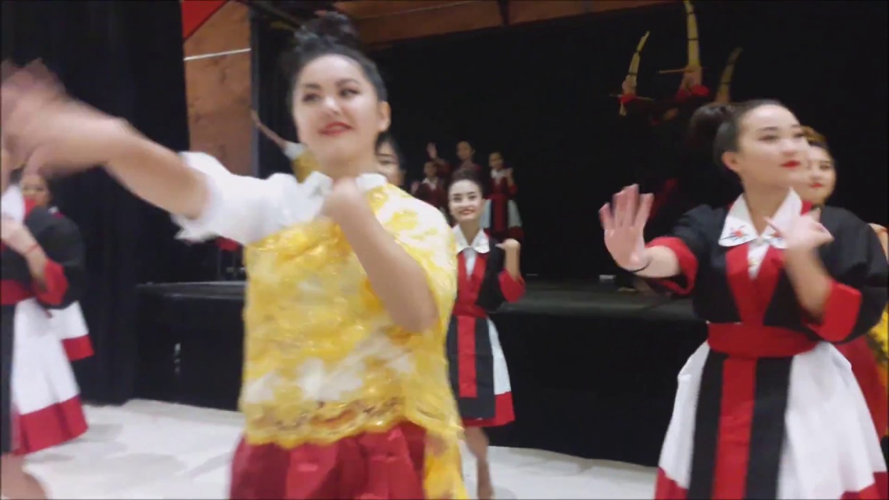 Beautiful Hmong Dance 2017 - YouTube